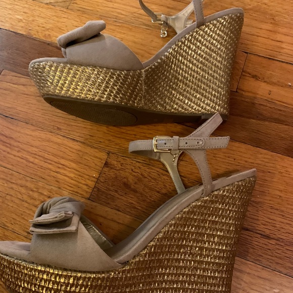 Guess | Shoes | New Guess Platform Taupe Heels Size 8 | Poshmark